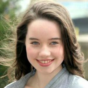 Anna Popplewell Bio, Age, Net Worth, Salary, Husband, Kids, Height ...
